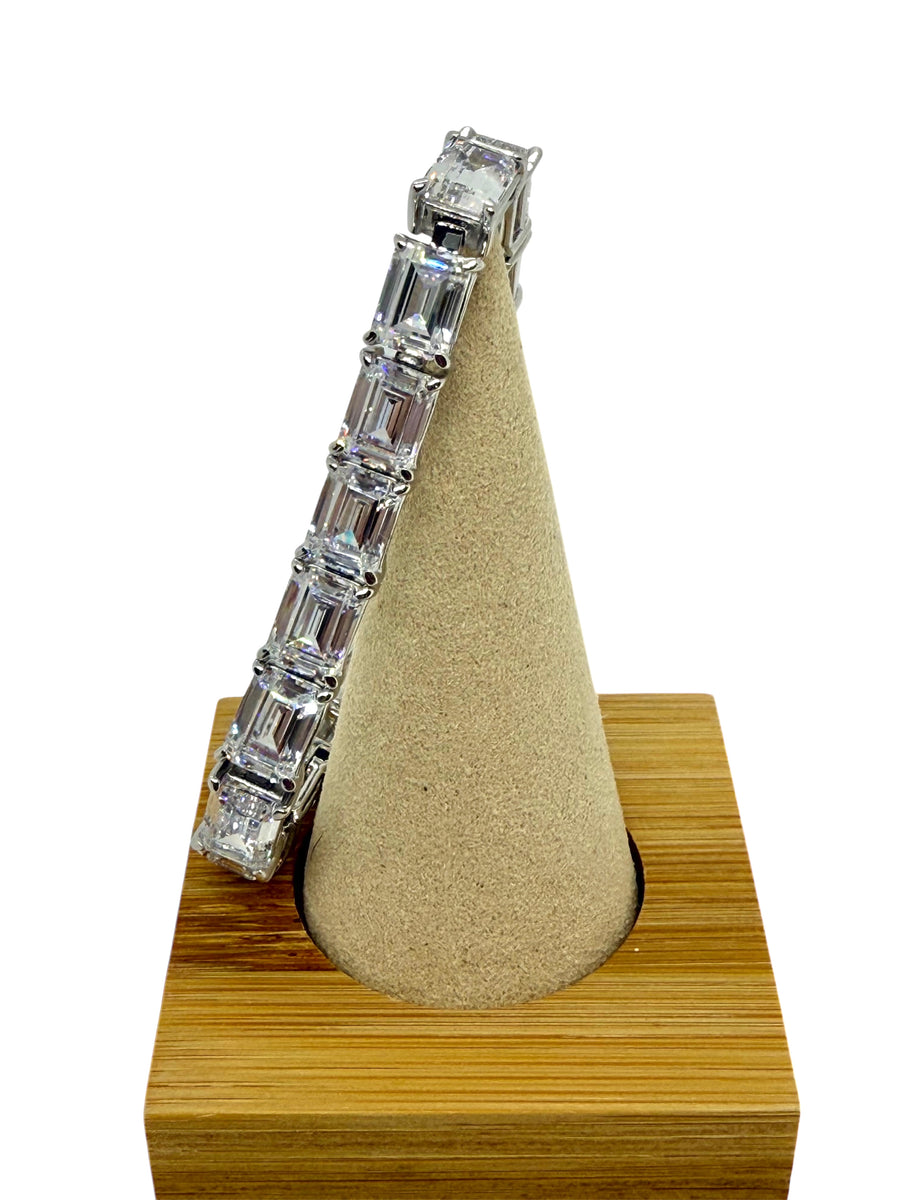 Emerald-Cut Signity Diamond Tennis Bracelet – afterwards consignment